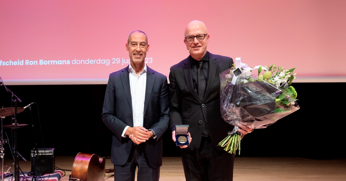 Ron Bormans tijdens afscheid geëerd met stadspenning ‘Rotterdammert ...